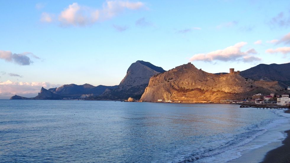 Судак. Утро 25 ноября. На набережной.