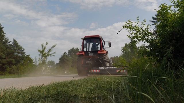 Дорожная краевая косилка CHEEGE: порядок на обочинах и разделительных полосах