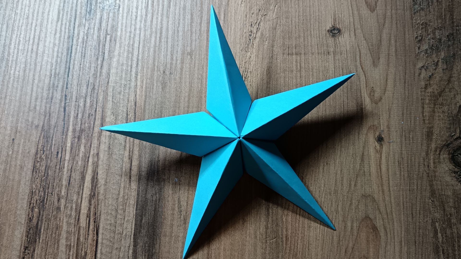 Звезда из бумаги. Как сделать объёмную пятиконечную звезду из квадратных листов. Самый легкий способ