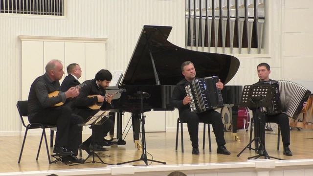 "Русская фантазия" на две РНП "Ой да ты, калинушка" и "Валенки" Исп. Ансамбль  НГК "Виртуозы Сибири"