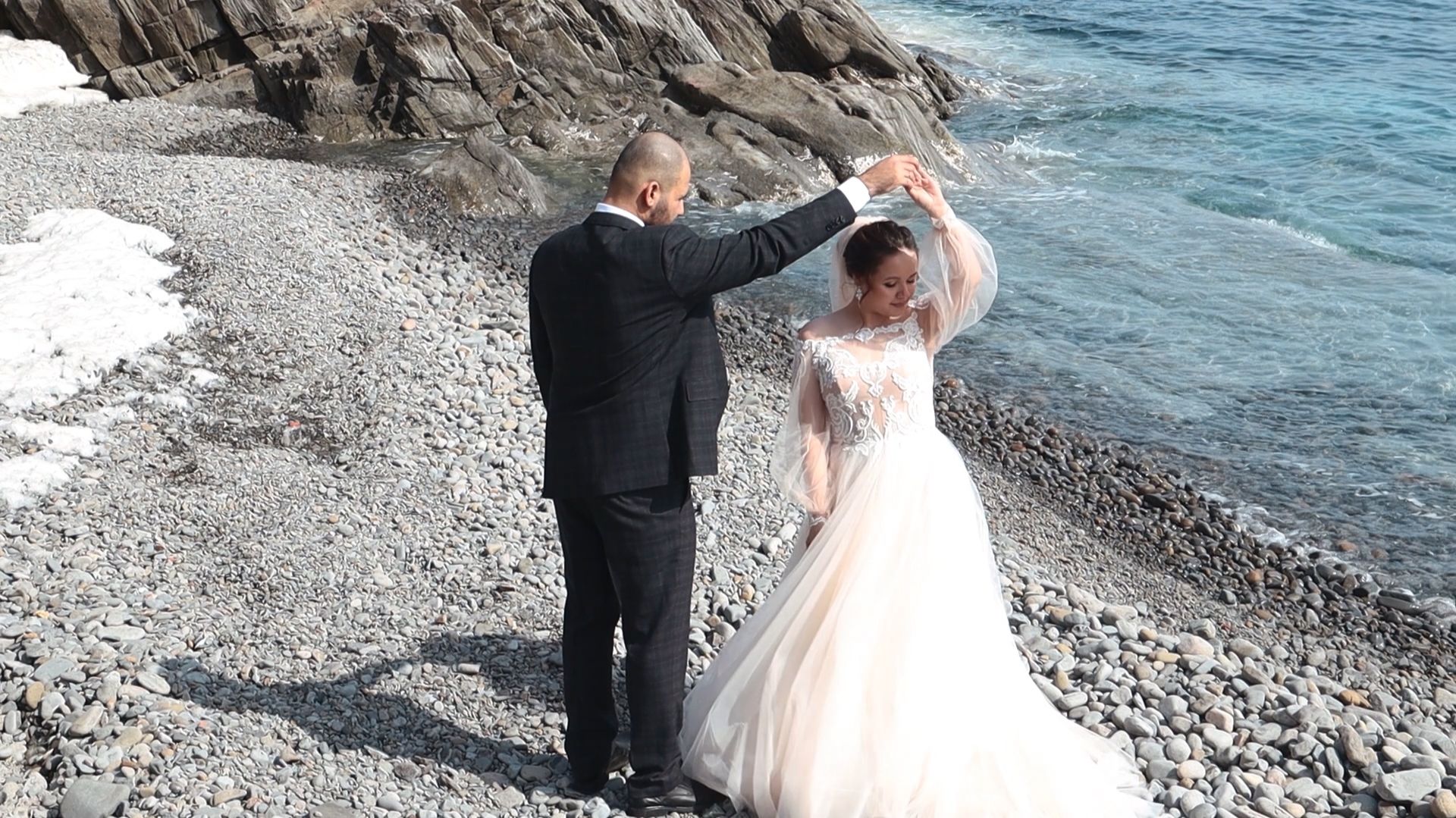 Свадебная съёмка в городе у моря / Владивосток