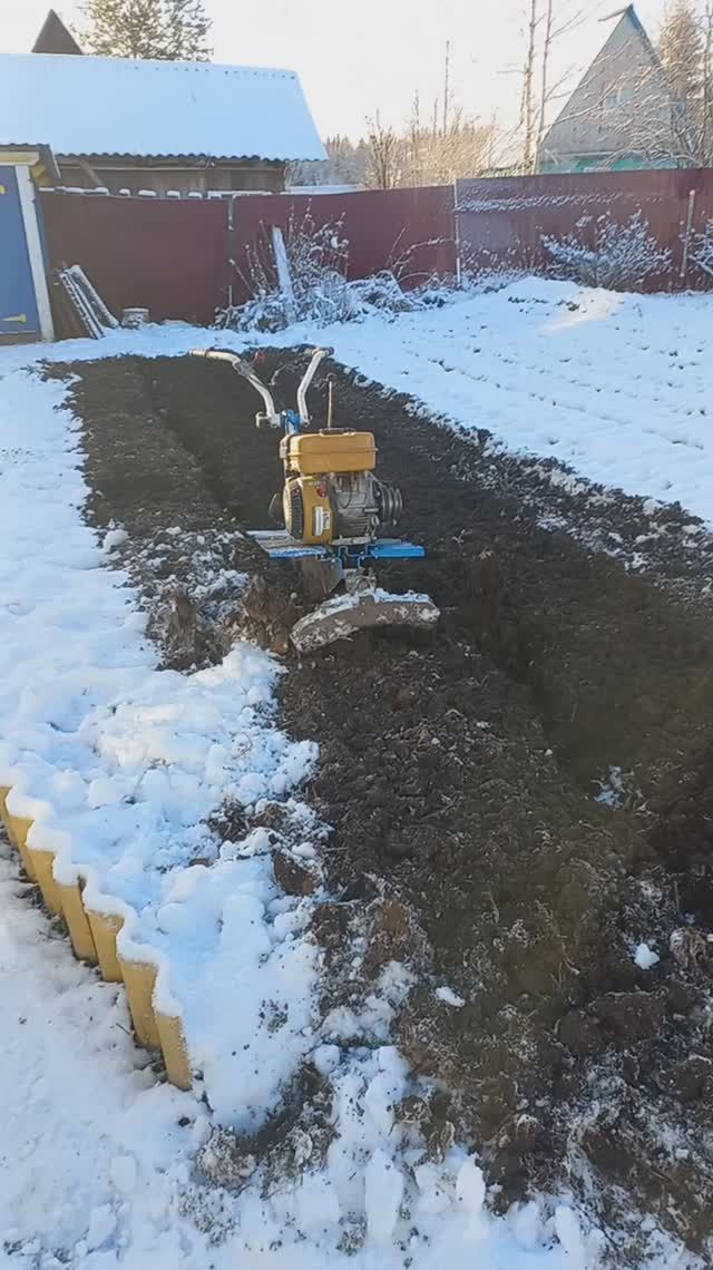 СПИРАЛЬНЫЕ ФРЕЗЫ.МОТОБЛОК ИДЕТ САМ!!!