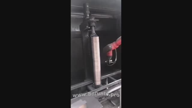 16. Покраска воздушная  трубы и тумб промышленным роботом BORUNTE