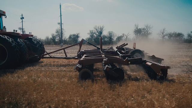 Лущение стерни бороной-мульчировщиком HD