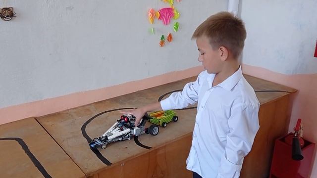 Робот «Помогатор 3000»