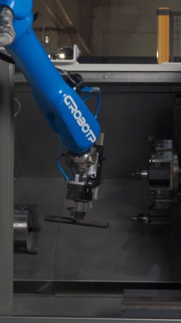 Робот для обслуживания токарного станка!