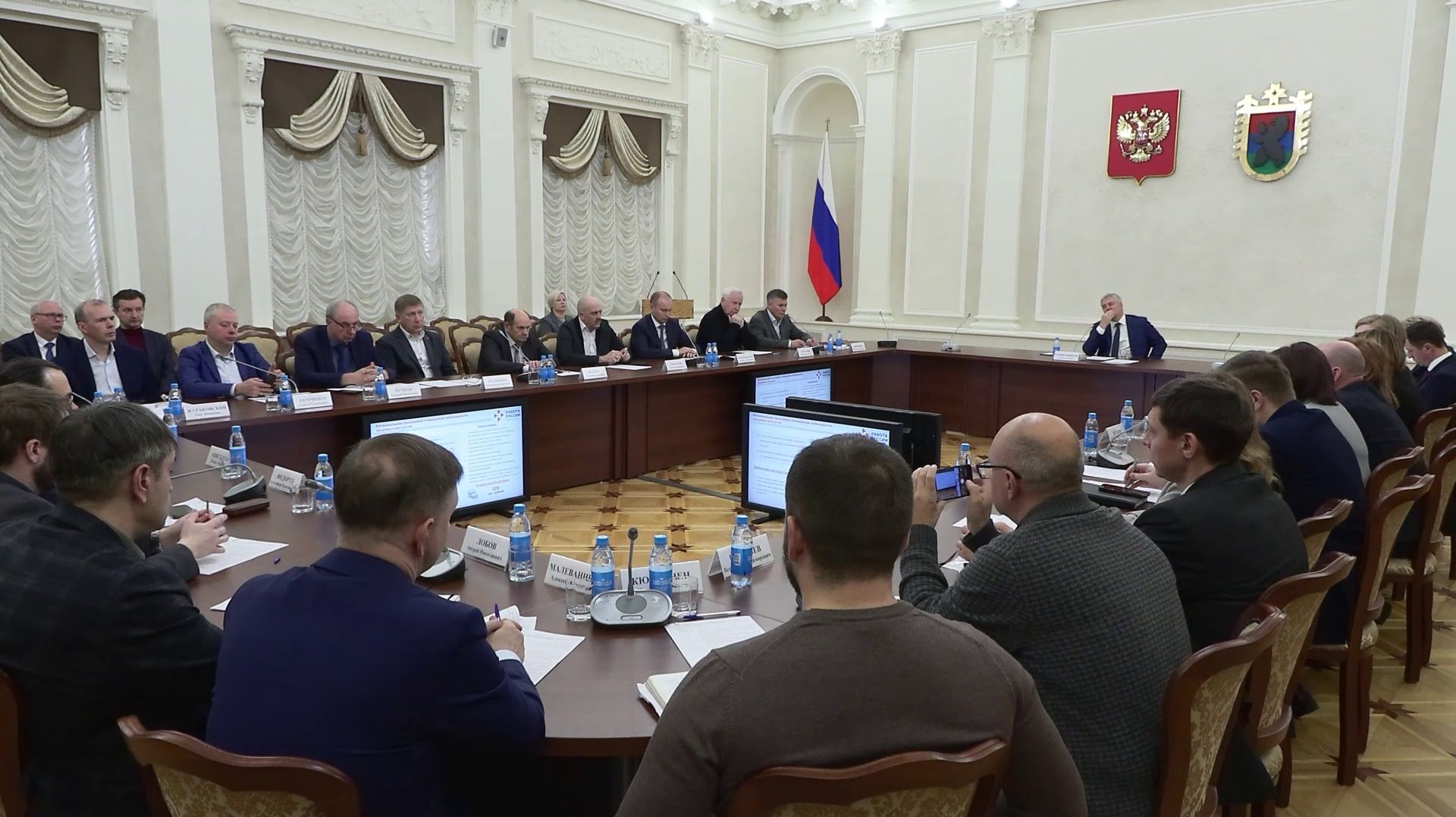 Артур Парфенчиков поручил ускорить трудоустройство ветеранов СВО в Карелии