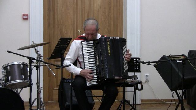 Клод Тома "Блуждающие звуки". Играет Владимир Никулин (аккордеон). Новосибирск
