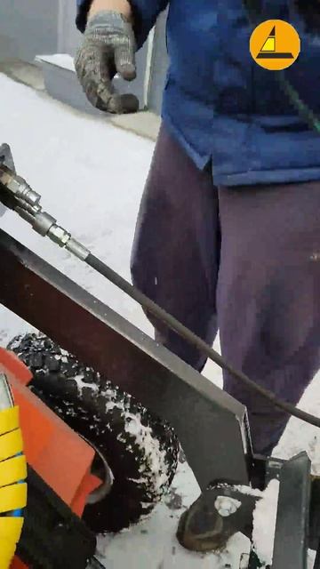 Как быстро установить снегоротор на мини-погрузчик Гидромаш