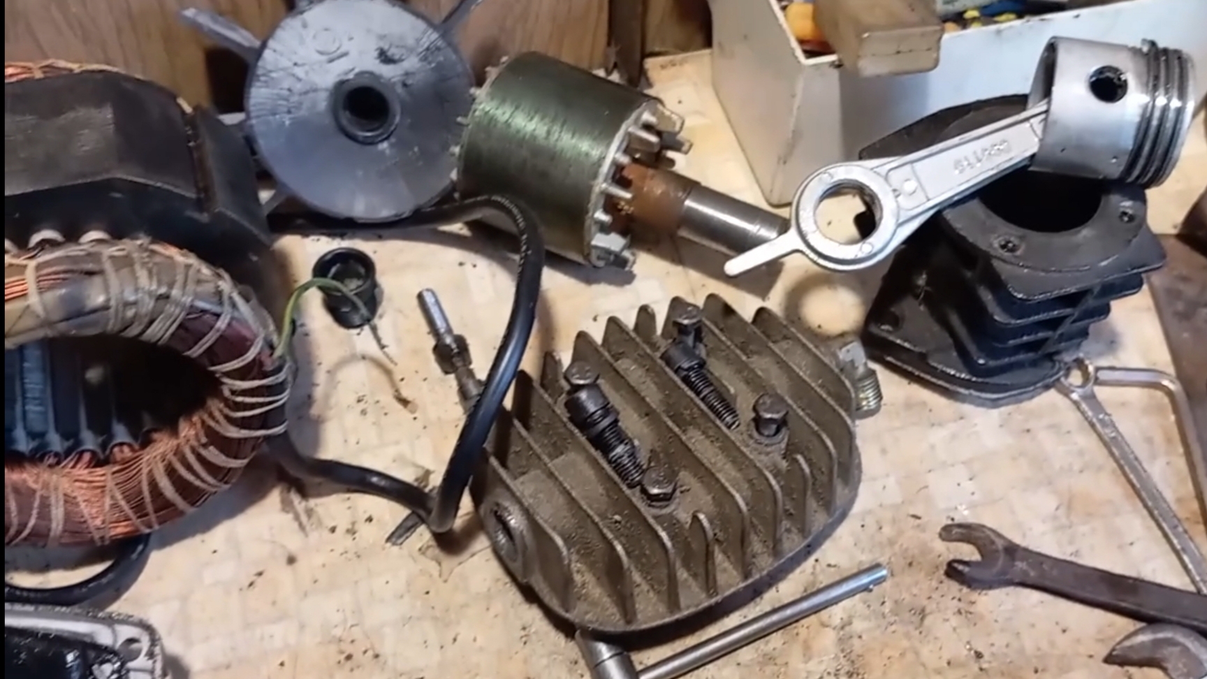 Воздушный компрессор ELITECH MK 2400/50 CM2