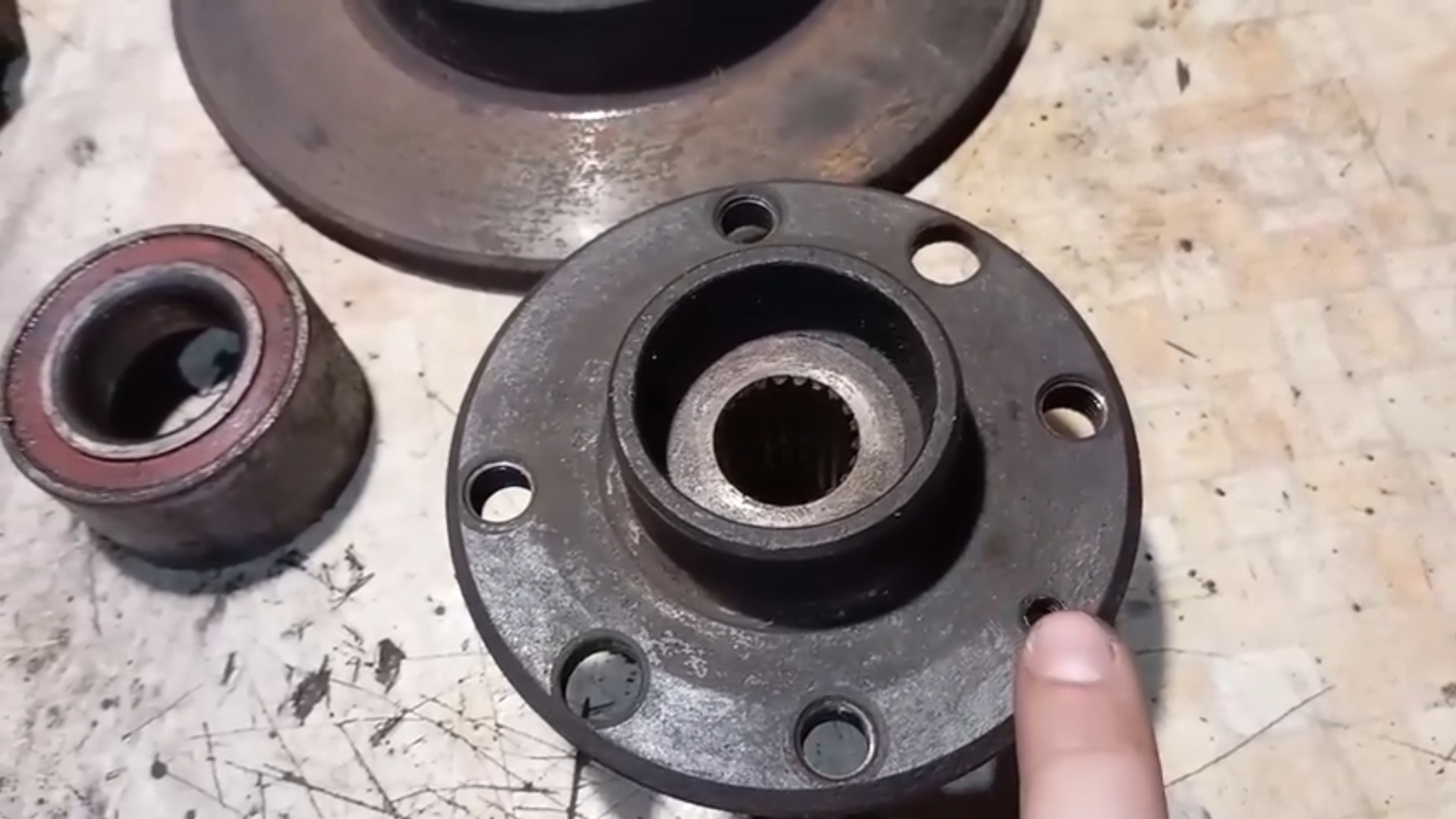 Ступица Опель Корса Б 1995г.в. Поворотный кулак, подшипник.