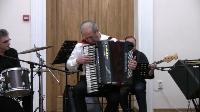 Джо Приват и Морис Виттне вальс "Колдунья". Играет Владимир Никулин (аккордеон)