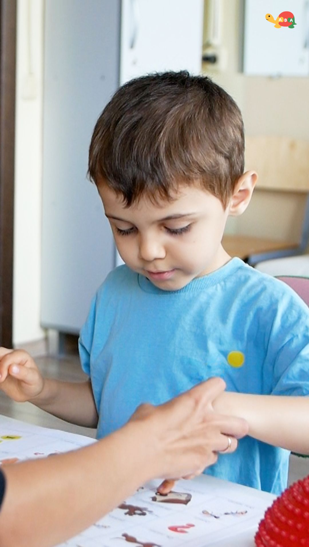 УЗНАЛА, КАК ЗАНИМАТЬСЯ С РЕБЕНКОМ #aba #психология #аутизм #дети #семья #помощь #запускречи #семья