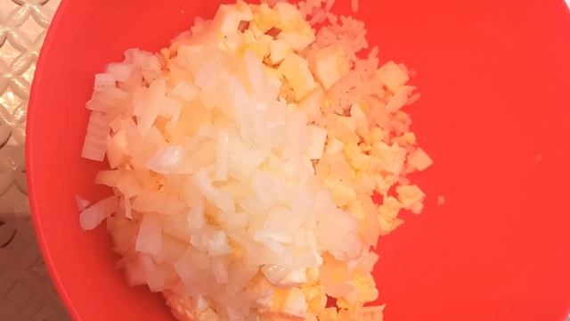 Салат с килькой в томате