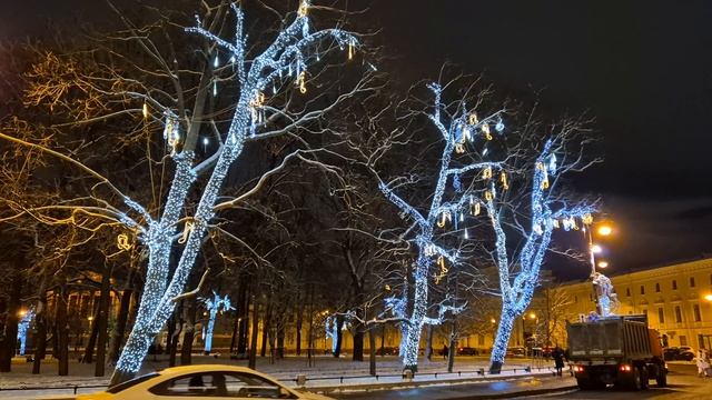 Оформление парка и подсветка деревьев | Световые консоли и гирлянды