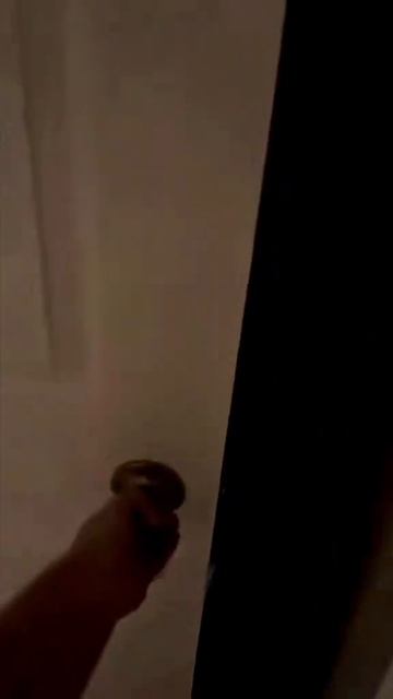 НЕЧТО КИНУЛОСЬ на ОПЕРАТОРА! #shorts #horror #ужасы #ужастики