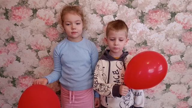 Поздравление с Днём Матери от воспитанников группы Калинка