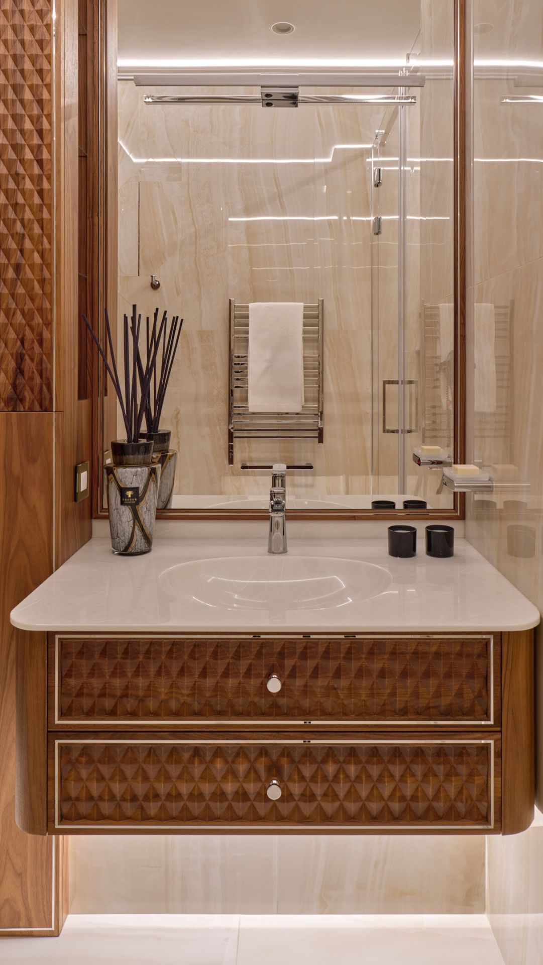 Дизайн интерьера санузла в теплых тонах