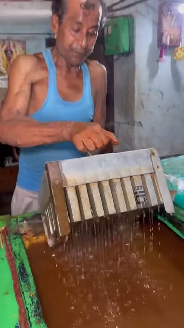 В ЖАРКИЙ индийский день - ТОЛЬКО индийское мороженное.