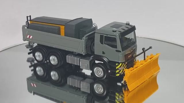 Модель снегоуборочного грузовика MAN TGS NN