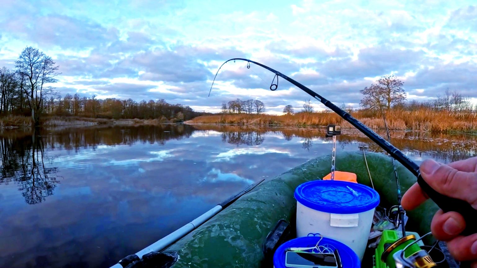 На ЛЕДОКОЛЕ поздней ОСЕНЬЮ ПО БРАТЬ РЫБЕЙКИ!!!