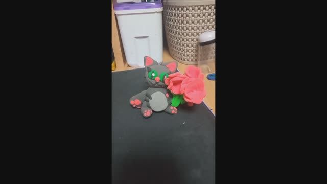 Котик с цветами из воздушного пластилина к Дню Матери