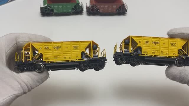 Распаковка: хоппер-дозаторные вагоны ЦНИИ ДВЗ от Albert Modell в масштабе 1:87