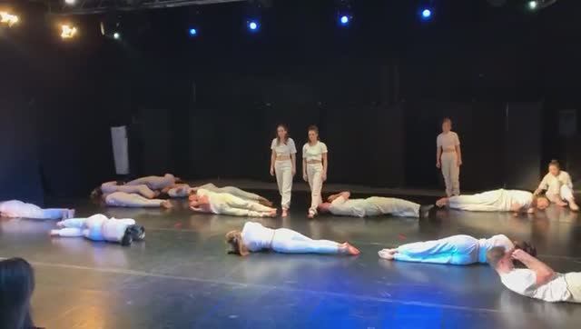 Танец в белом.3 _нечто..