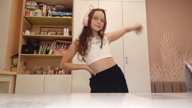 танец под песню БРИЛЛИАНТ!!!