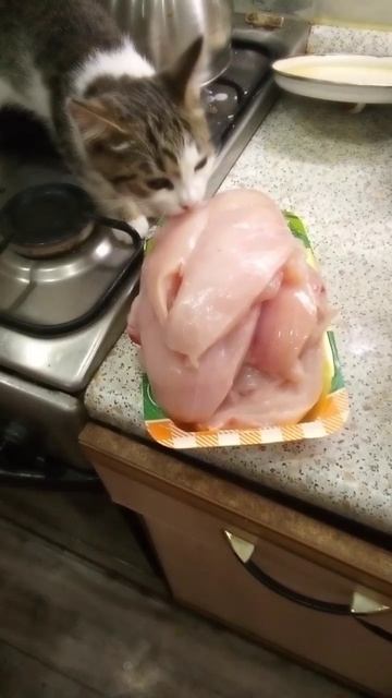 Много!!! Вкусно!!! Все не съем. Хоть покусаю !