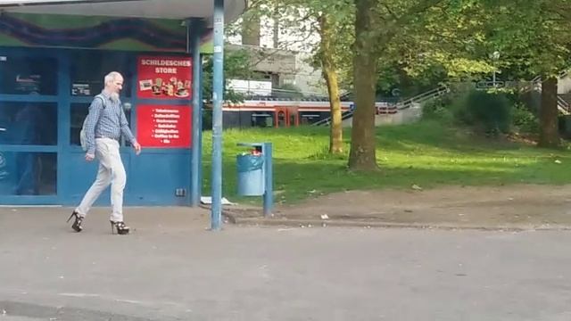 Дед модник...