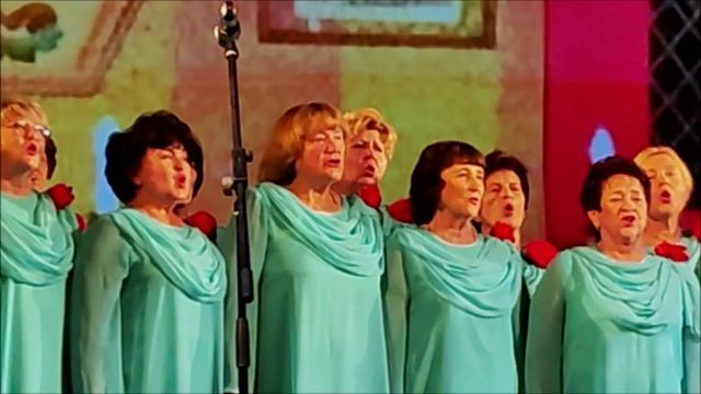 На городском фестивале поёт хор "Красная гвоздика" .28.11.2025.