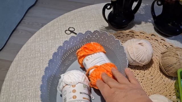 СП Триостарты.Тема Новогодние игрушки. Пряжа.