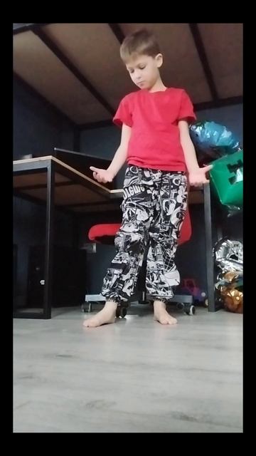 самые крутые наряды в мире из жизни.mp4