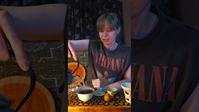 Чаепитие из сервиза с рыбками. Чай алишаньский улун.