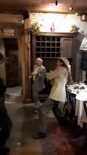 Красиво танцуют