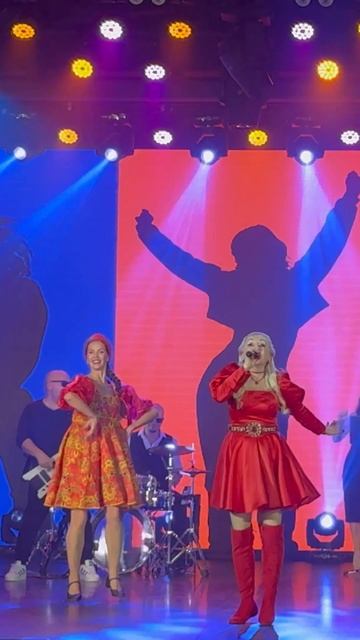 Нравятся бэкстейджи? Смотрите полное видео на моём канале!