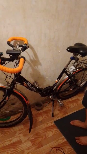 Костя приготовил свой велик к новому году