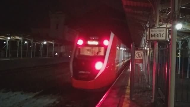 Первое видео с «Финистом» на моём канале, ЭС104-034 отправляется со станции Новый Петергоф