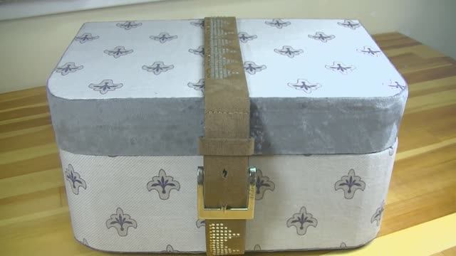 Компактный Чемодан из Картонa- Легко, Дешёво и Оригинально .