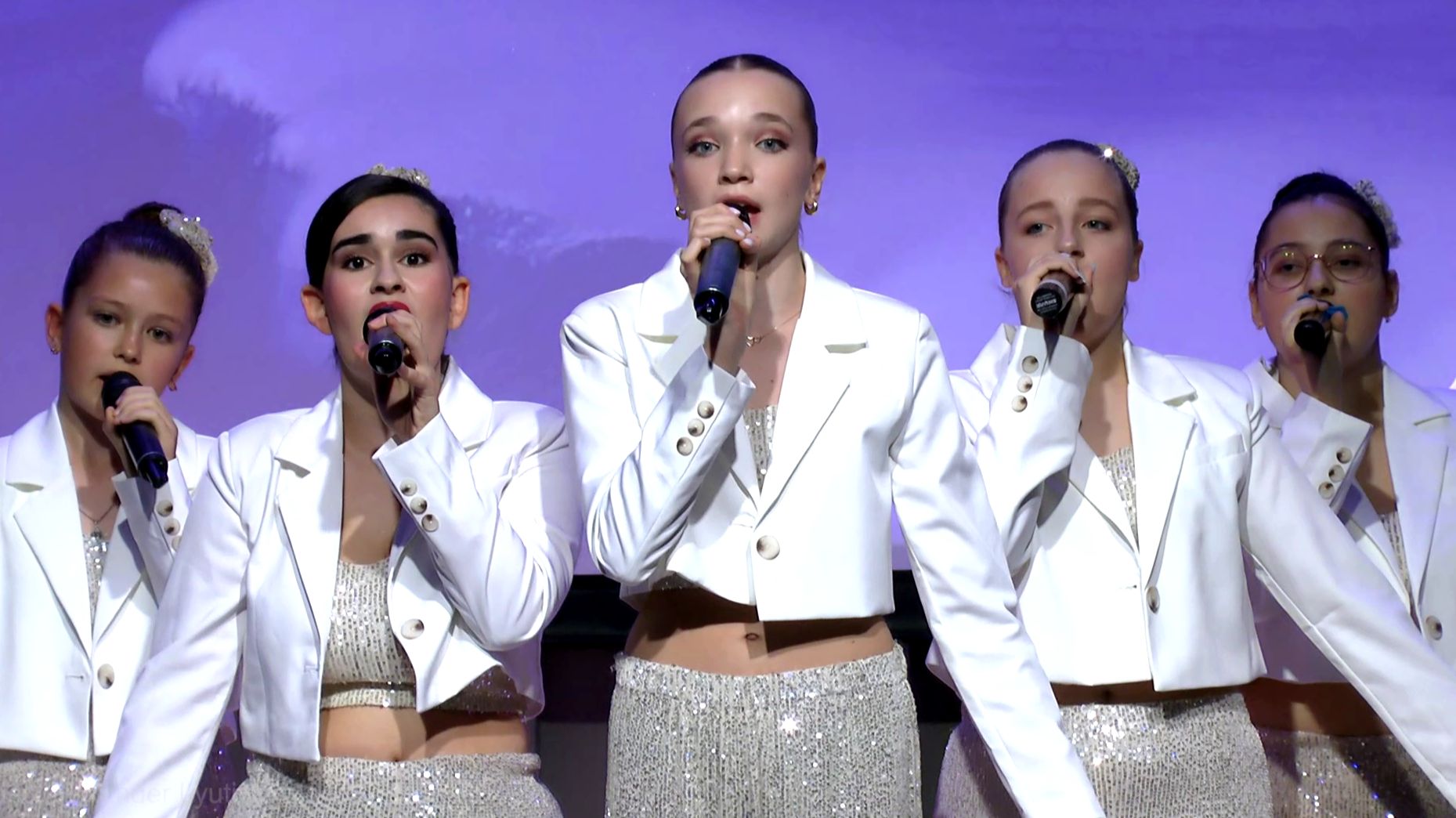 Студия эстрадного вокала «ГолосОк» «Лебедь» (сл. и муз. Елены Плотниковой)