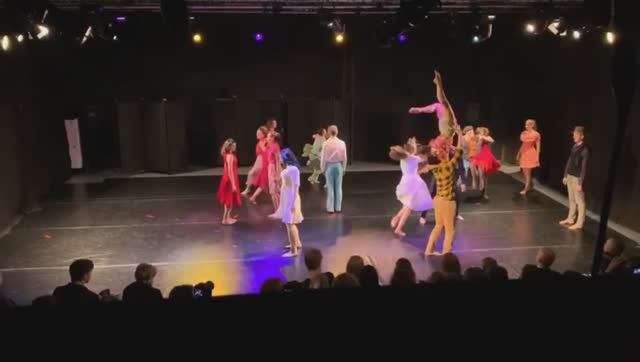 Весёлый танец.2