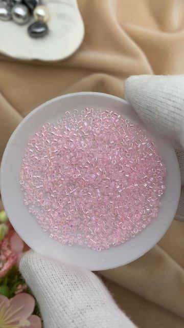 Бисер Miyuki Delica 11/0 DB0055 - Lined Pale Pink AB 5 гр (Япония)