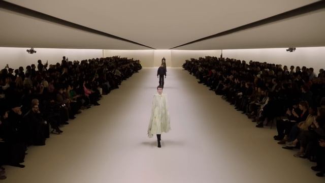Показ коллекции Balenciaga осень-зима 2023-2024