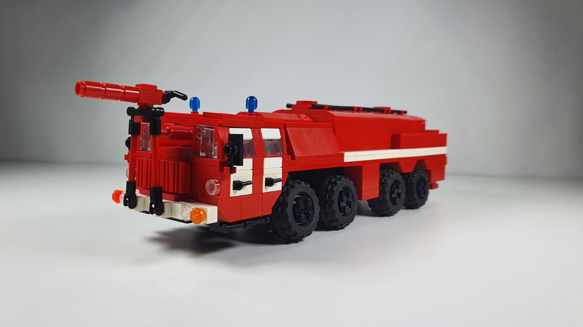 ЛЕГО самоделка: МАЗ-7310 пожарная машина (инструкция)