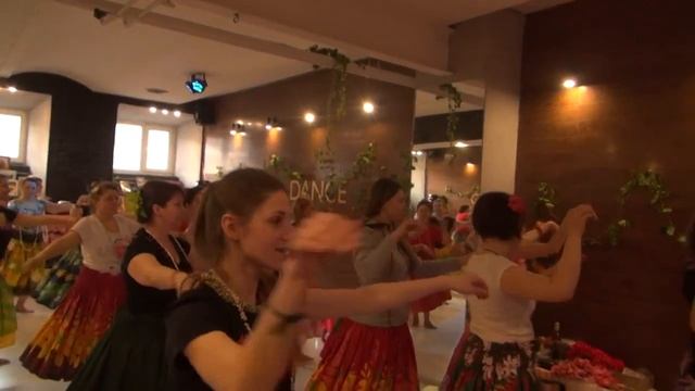 My sweet pikake lei hula - гавайский вариант девичьих гаданий на Ивана Купала))