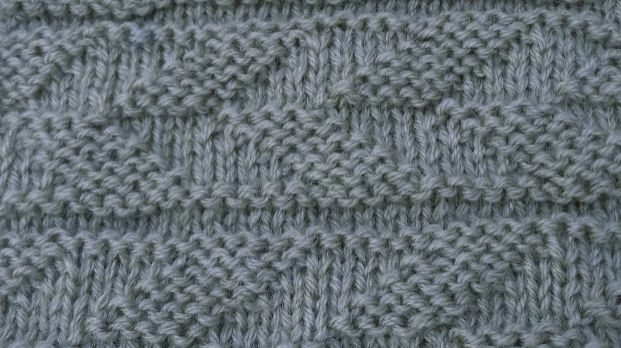 Двухсторонний узор спицами. Листья