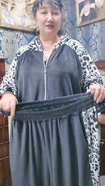 Plus‑size спорт: разбираем крой, ткань и удобство костюма+джинсы с мерцанием