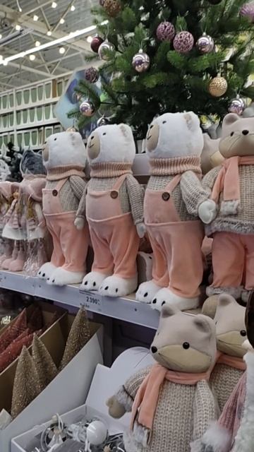 Приятные хлопоты, подарки готовы прыгать к нам в корзинки и сразу начинать веселить.