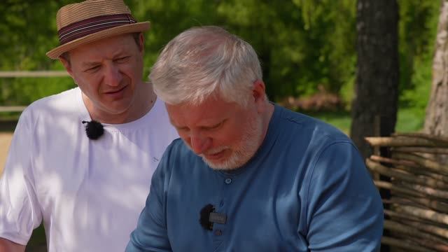 "ПОЛЕВАЯ КУХНЯ" бутерброд с рыбой.